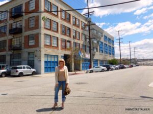 The “New Girl” Apartment Building – IAMNOTASTALKER